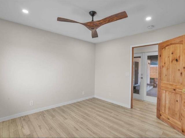 Bath Just Steps to the Ocean!