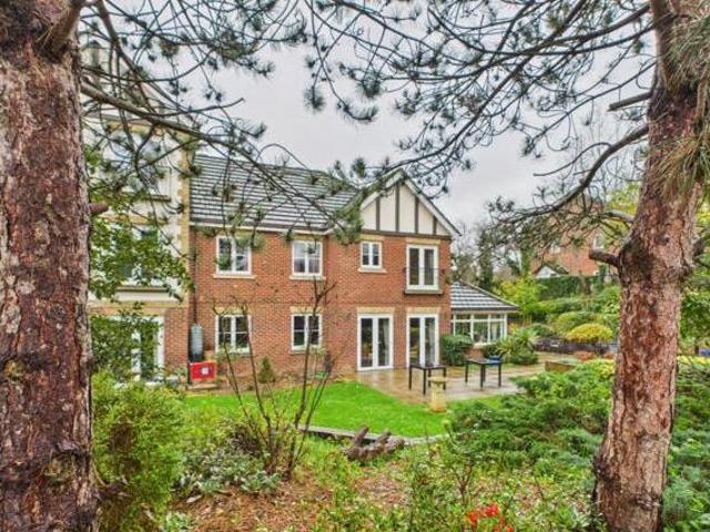 Bath Road, Calcot, 2 Bedroom Flat