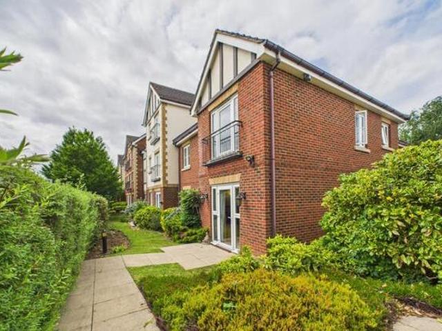 Bath Road, Calcot, 2 Bedroom Flat