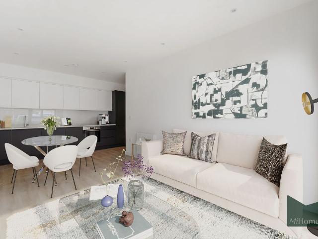 Bath Road, Chesterfield House SL1, 2 bed flat to rent, £1,640 pcm | PrimeLocation
