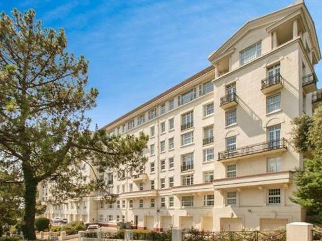 Bath Road, Bournemouth, 3 Bedroom Flat