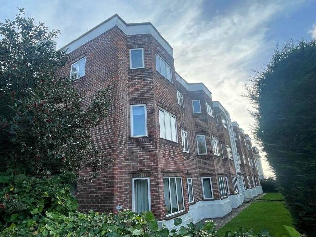 Bath Road, Bournemouth BH1, 3 bed flat to rent, £1,350 pcm | PrimeLocation