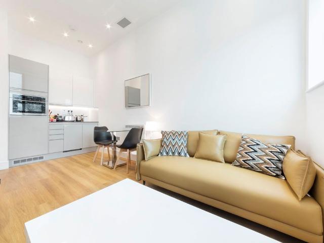 Bath Road, Berkshire SL1, 1 bed flat to rent, £1,250 pcm | PrimeLocation