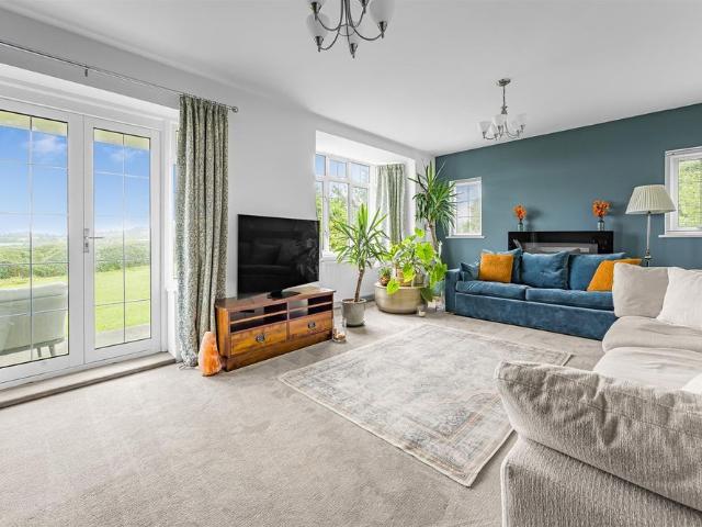 Bath Road, Farmborough, Bath