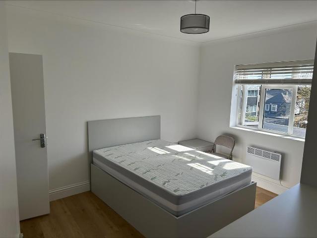 Bath Road, Hounslow TW4, Room to rent, £900 pcm | PrimeLocation