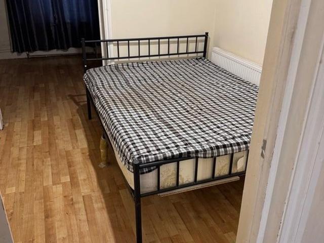 Bath Road, Hounslow TW3, 1 bed flat to rent, £1,250 pcm | PrimeLocation