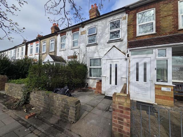 Bath Road, Harlington, UB3 3 bed terraced house to rent £2,300 pcm £531 pw