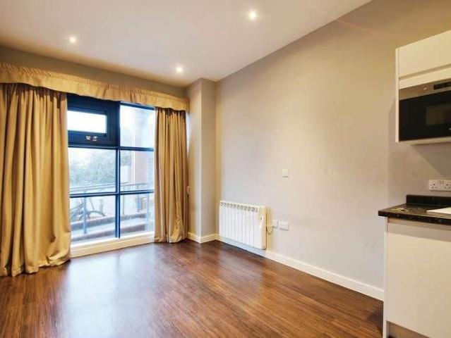 Bath Road, Harlington, Hayes, UB3