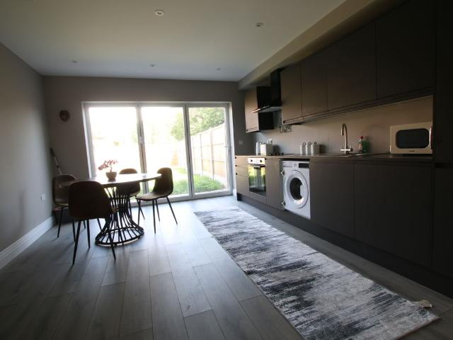 Bath Road, Harmondsworth, West Drayton UB7, 3 bed semi detached house to rent, £2,999 pcm | PrimeLocation