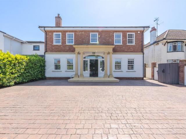 Bath Road, Saltford, Bristol 4 bed detached house to rent £3,500 pcm £808 pw