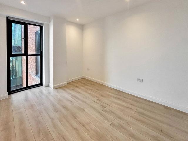Bath Road, Slough, Berkshire SL1, 1 bed flat to rent, £1,325 pcm | PrimeLocation