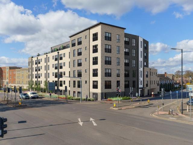 Bath Road, Slough, Berkshire SL1, 1 bed flat to rent, £1,450 pcm | PrimeLocation