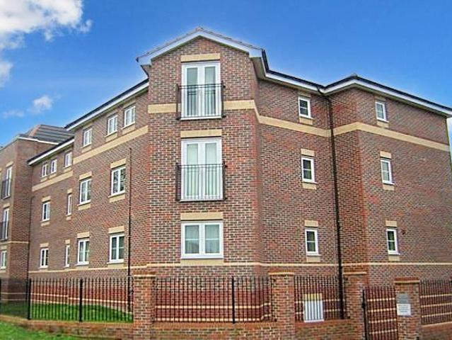Bath Road, Slough SL1 1 bed flat to rent £1,000 pcm £231 pw