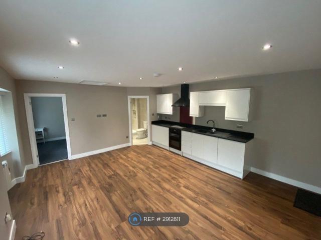 Bath Road, Swindon SN1, 1 bed flat to rent, £875 pcm | PrimeLocation