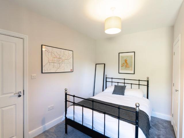 Bath Road, Reading RG30, Room to rent, £750 pcm | PrimeLocation