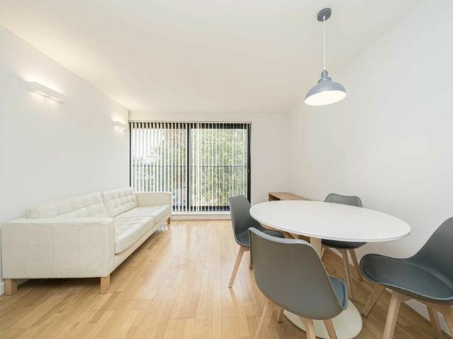 Bath Road, TW4, London