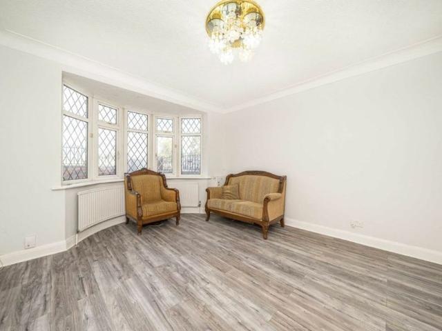 Bath Road, TW5, London