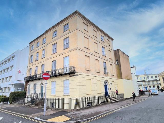 Bath Street, Cheltenham, Gloucestershire GL50, 1 bed flat to rent, £1,000 pcm | PrimeLocation