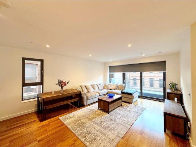 Bath Street, Glasgow 2 bed apartment to rent £1,650 pcm £381 pw