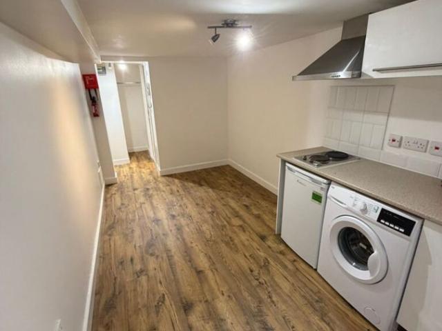 Bath Street, Huddersfield HD1, Studio to rent, £535 pcm | PrimeLocation