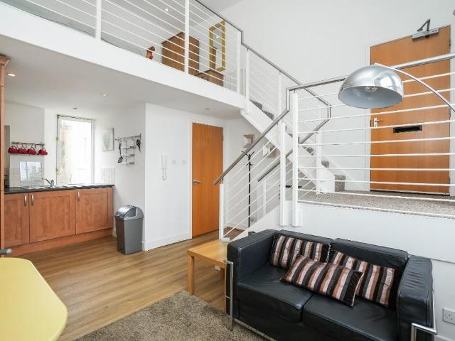 Bath Street Lane, Portobello. 1 bed flat to rent £1,125 pcm £260 pw