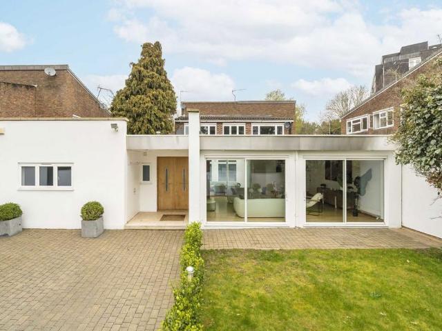 Bathgate Road, London SW19 4 bed detached house to rent £8,750 pcm £2,019 pw