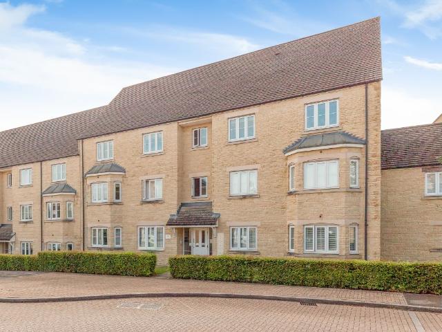 Bathing Place Court, Witney OX28, 2 bed flat to rent, £1,250 pcm | PrimeLocation