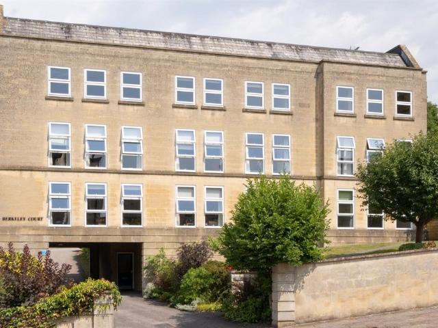 Bathwick Hill, Bath, BA2