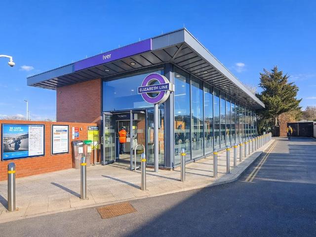 Bathurst Walk, Iver SL0, Room to rent, £850 pcm | PrimeLocation