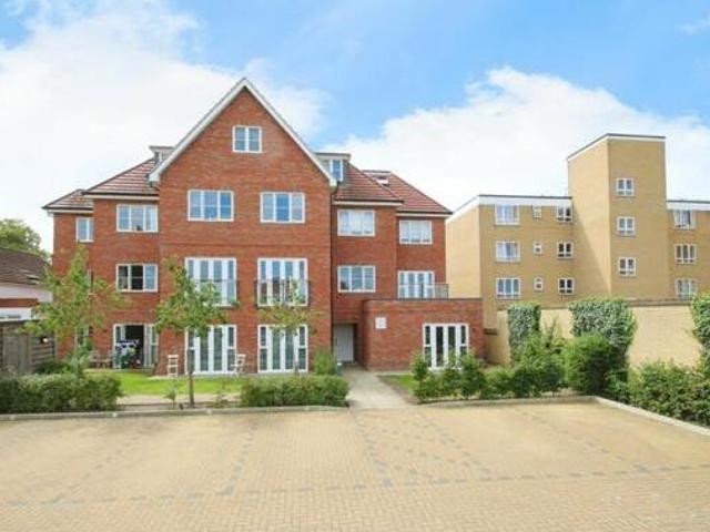 Bathurst Walk, Richings Park, 1 Bedroom Flat