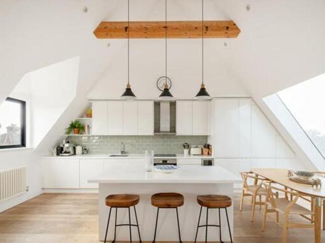 Bathurst Gardens, London, 2 Bedroom Flat
