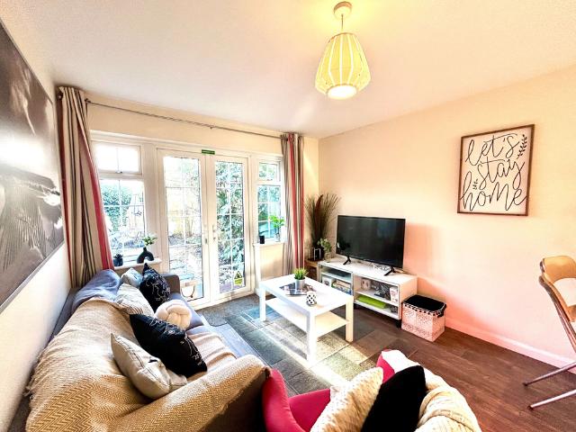 Bathurst Road Room 2