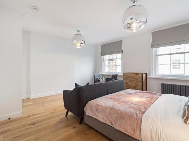 Bathurst Street, Hyde Park, W2 Studio to rent £2,253 pcm £520 pw