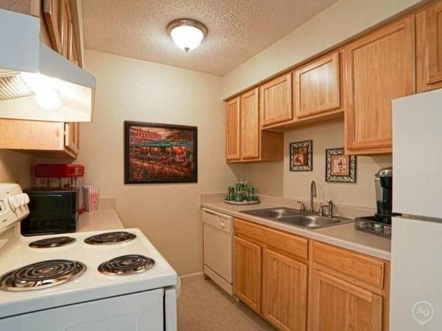 Baton 002 Park East II Apts 2 Bedroom Apartment for Rent at 655 Sharp Ln, Central, LA 70815 Park Forest LA North