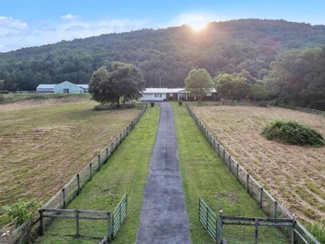 Baugh Mountain Rd Nw, Sugar Valley, Farm House For