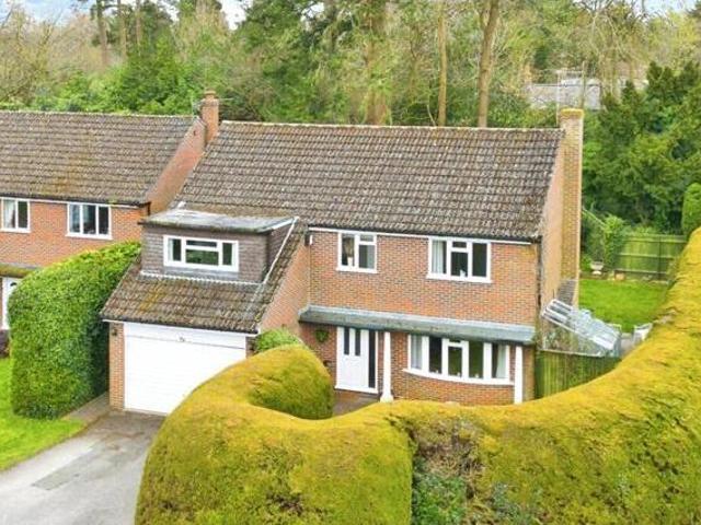 Baughurst, Sheridan Crescent, Tadley, 5 Bedroom Detached