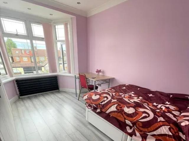 Bawdsey Avenue, London, IG2 7TW, United Kingdom | Room for rent #83826663 | Rentberry