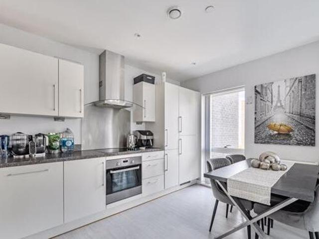 Bawley Court, Magellan Boulevard, 2 Bedroom Apartment
