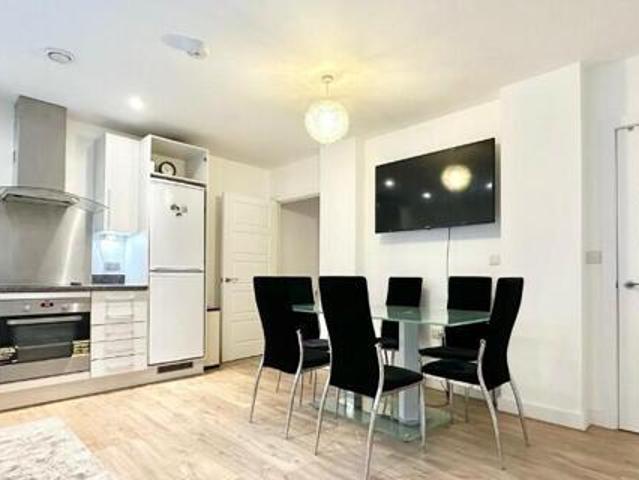 Bawley Court, Magellan Boulevard, 3 Bedroom Duplex
