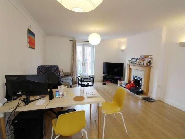 Baxter Mews Bed Unfurnished Flat, S6