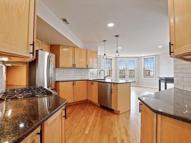 Baxter St Apt,boston, Condo For Sale