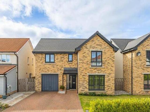 Baxter Road, Calderwood, 4 Bedroom Detached