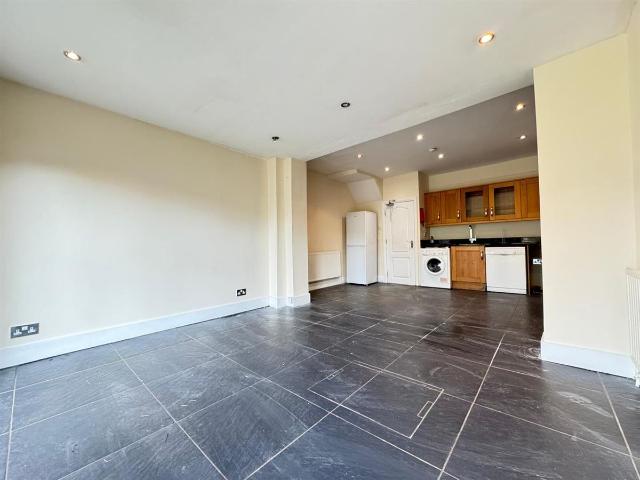 Baxter Road, Ilford IG1, 4 bed detached house to rent, £2,700 pcm | PrimeLocation
