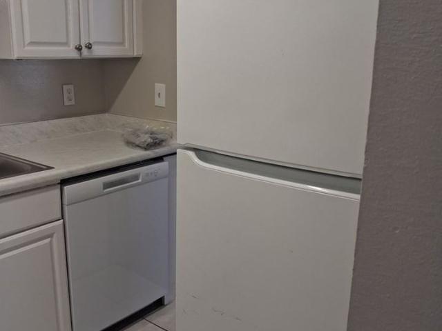 Baytree On Baymeadows 2 Bedroom Apartment for Rent at 9701 Old Baymeadows Rd, Jacksonville, FL 32256 Royal Lakes