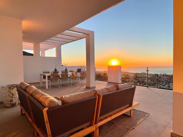 Bayview Modern Luxurious SeaView Penthouse com 3 Quartos