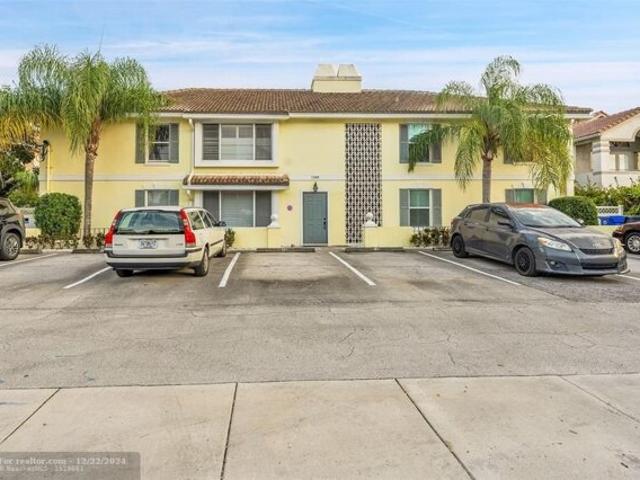 Bayview Dr Apt C, Fort Lauderdale, Condo For Sale