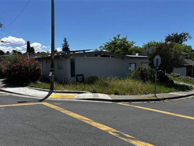 Baywood Dr