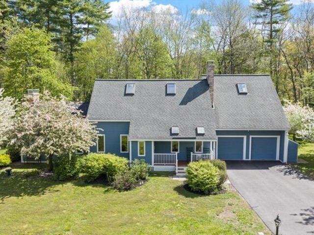 Baywoods Dr, Shirley, Home For Sale