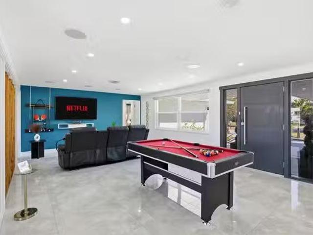 Bay Crest Drive