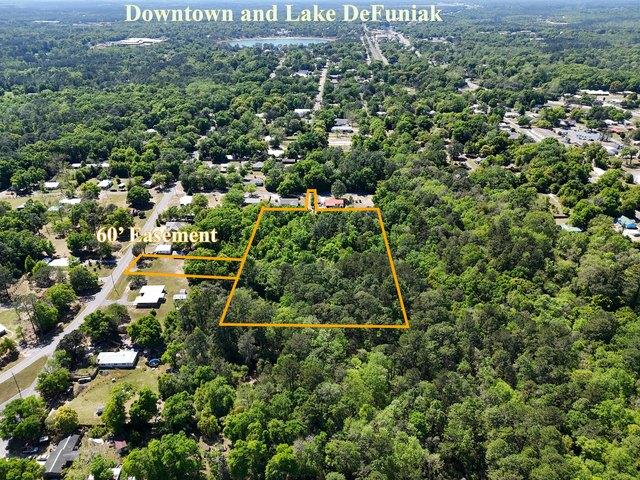 Bay Ave, Defuniak Springs, FL 32435